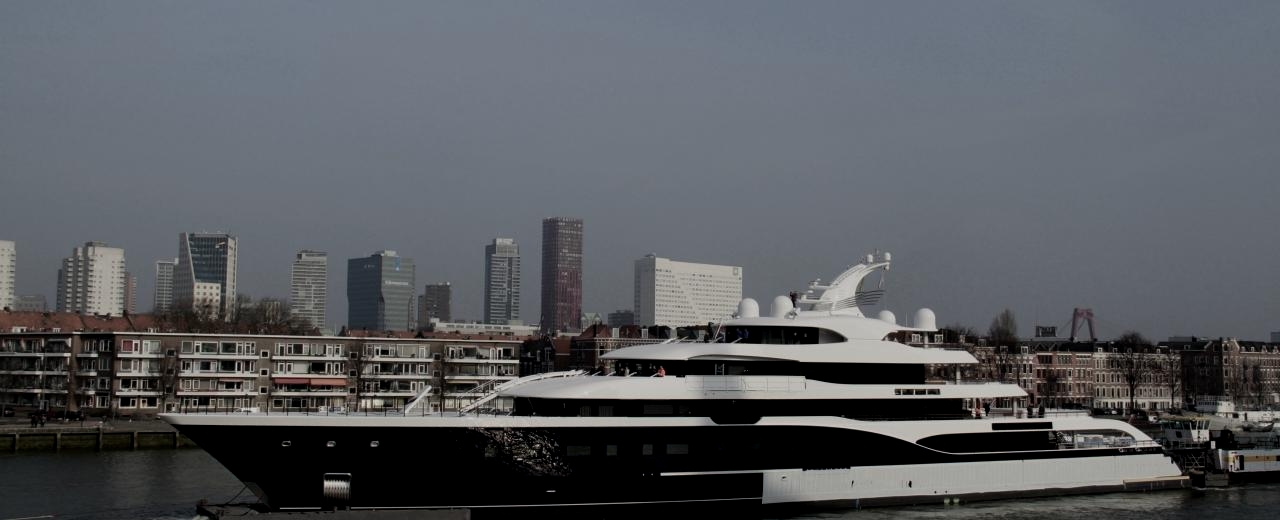 MY SYMPHONY FEADSHIP VAN LENT 808 - Holland Marine Lifts